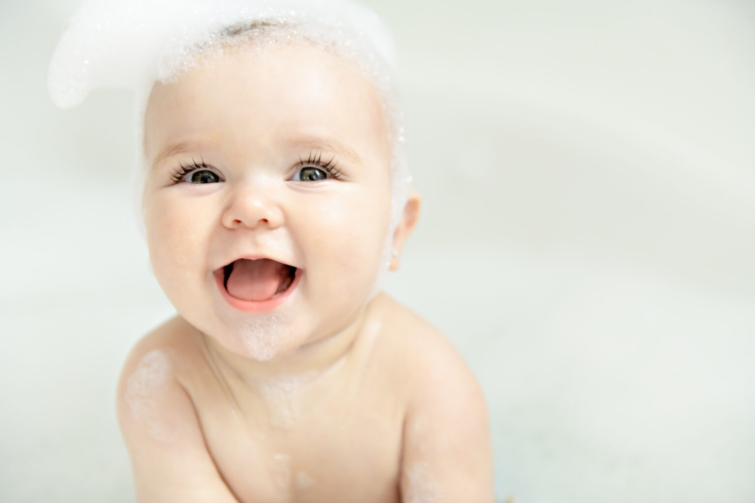 Kind & Baby baden ohne Stress: Mit diesen Tricks klappts